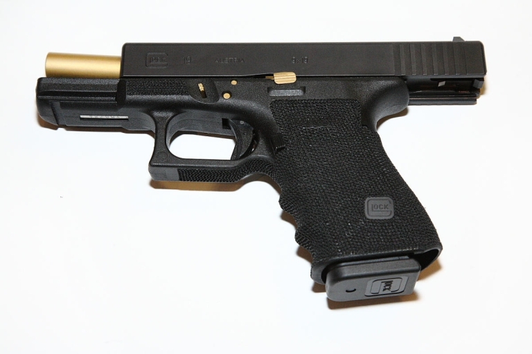 Glock - golden EYe - AWM