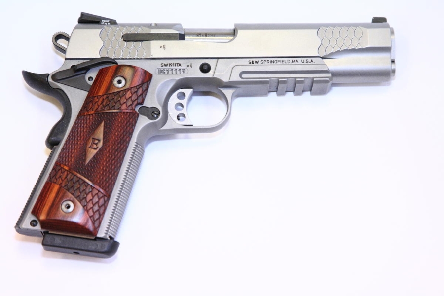 Smith & Wesson - SW 1911 TA E-Series Tactical Accessory Rail