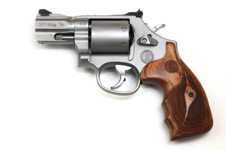 Smith & Wesson - 686 PC 2 1/2 Zoll 357 Mag. -Schuss - Revolver