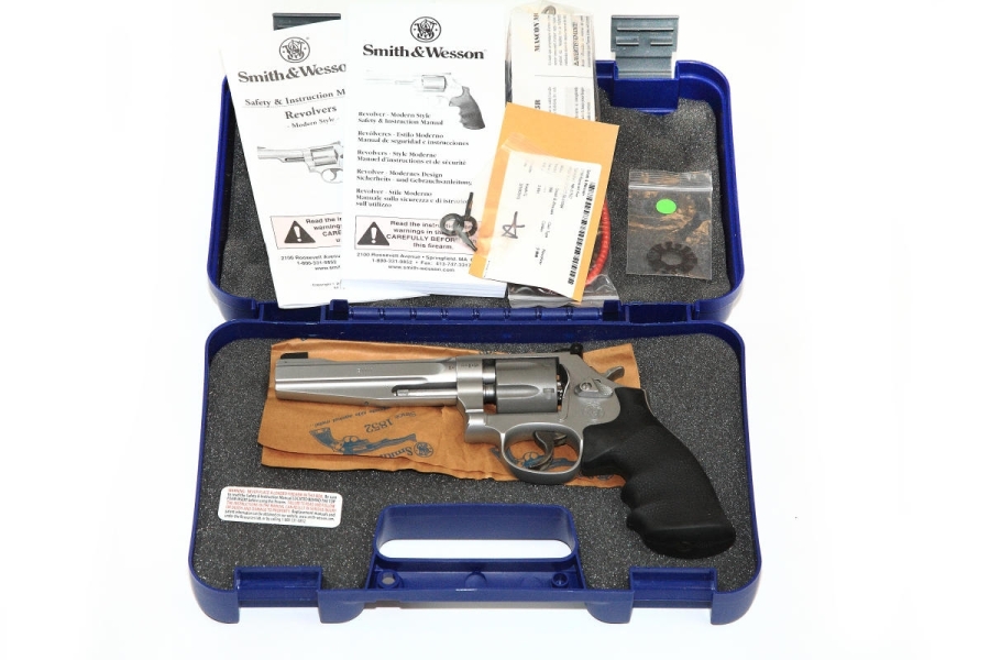 Smith & Wesson Performance Center Pro Series Model 986 - AWM