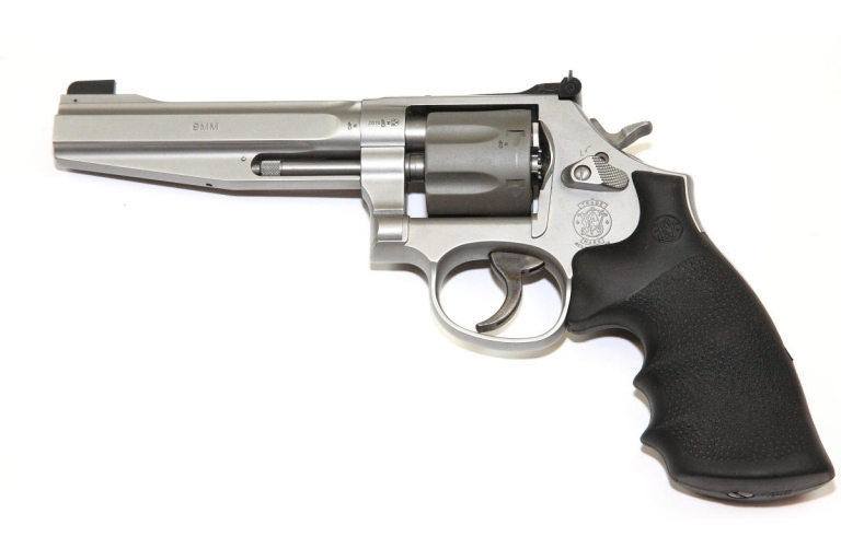 Smith & Wesson Performance Center Pro Series Model 986 - AWM