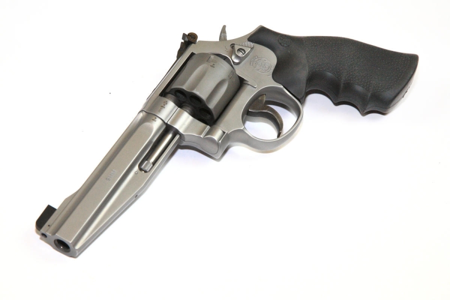Smith & Wesson Performance Center Pro Series Model 986 - AWM