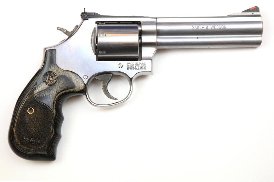 Smith & Wesson - Model 686 Plus