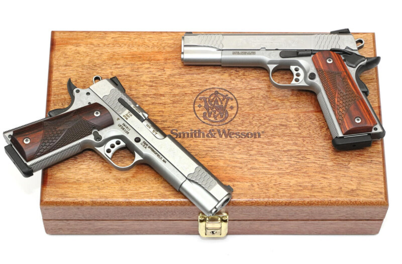 Smith & Wesson 1911 Engraved 45ACP - graviert mit Holzkasette
